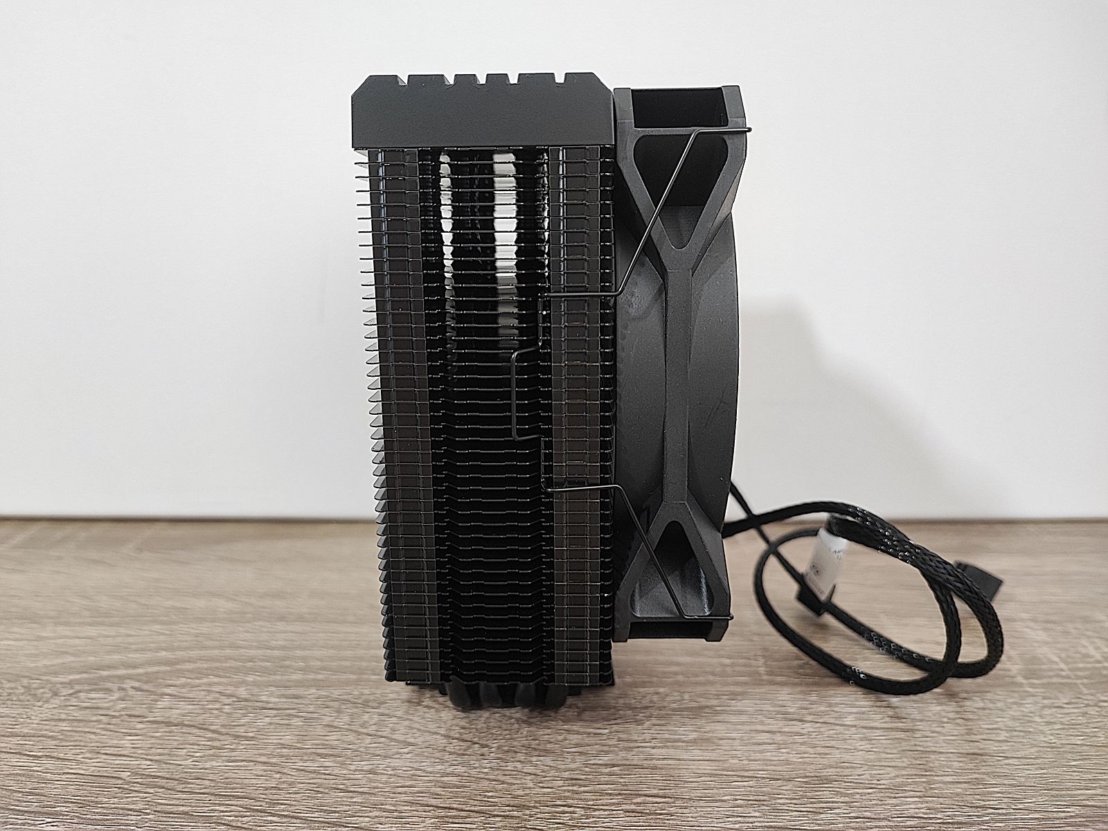 Review ANTEC FrigusAir 400 ARGB