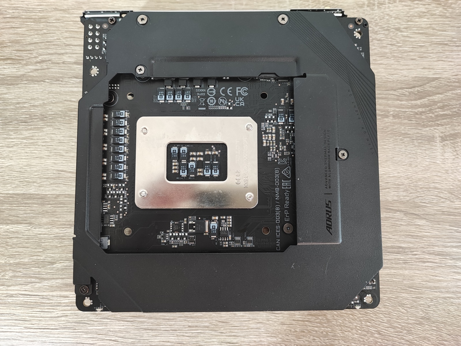 Review Aorus Z690i ULTRA