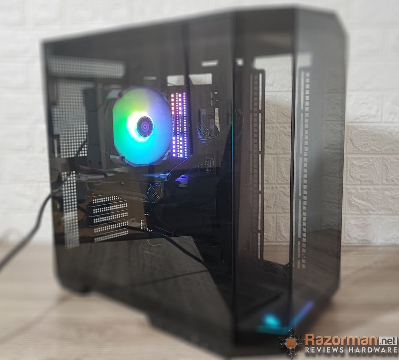 Review MSI MAG PANO 100L PZ