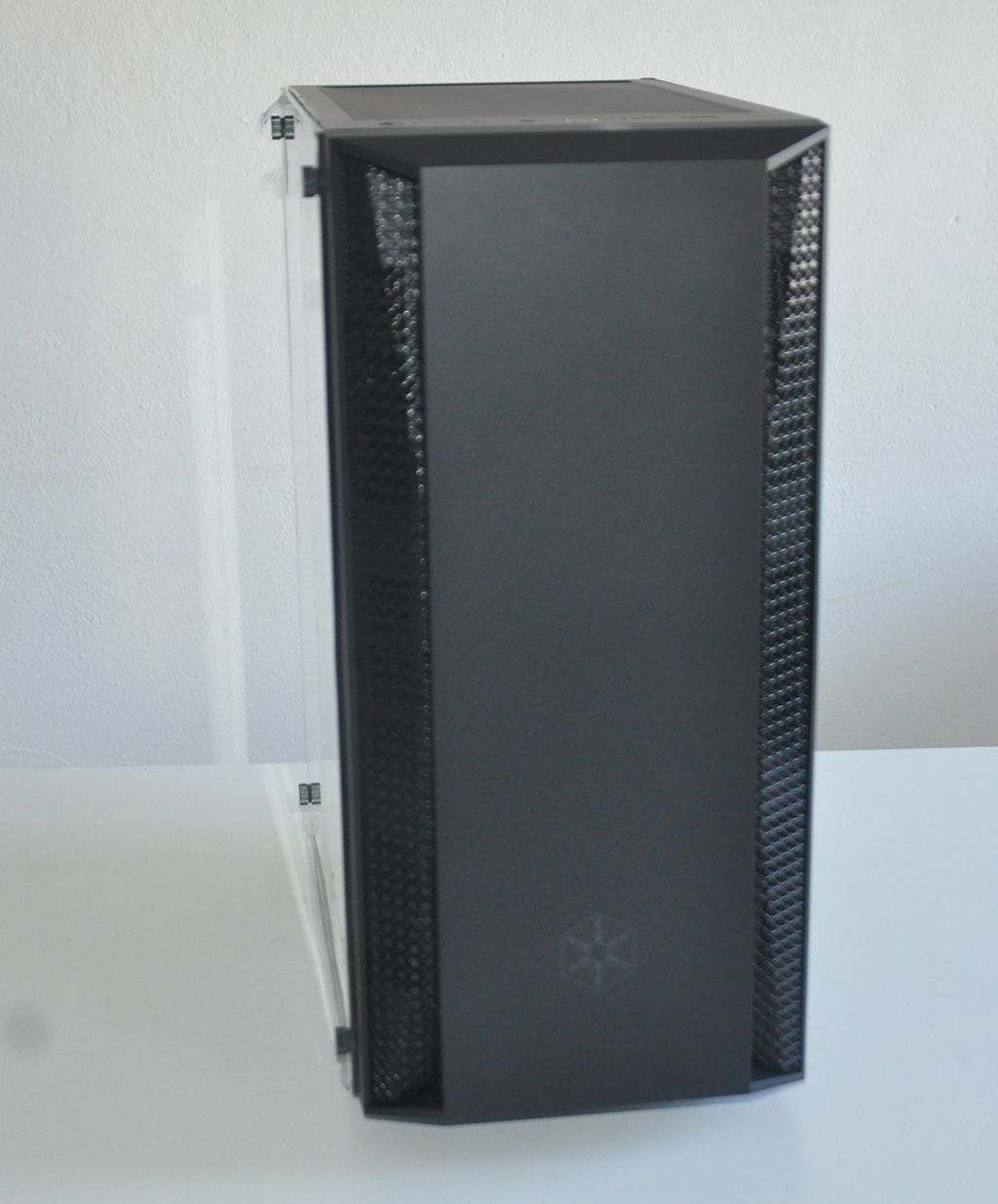 Review Silverstone Fara B1