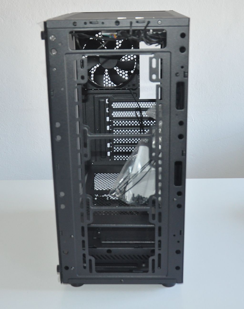Review Silverstone Fara B1