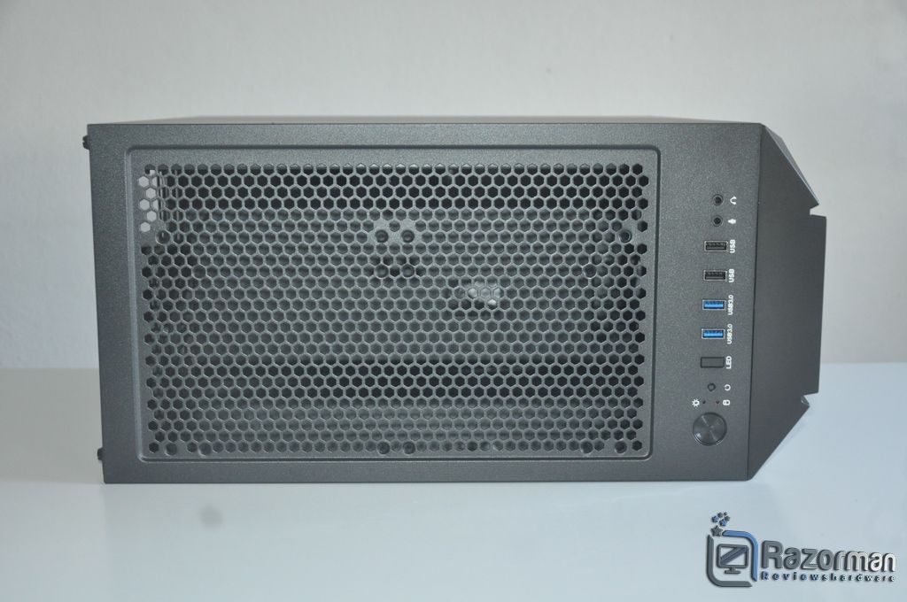 Review Silverstone FARA V1 M