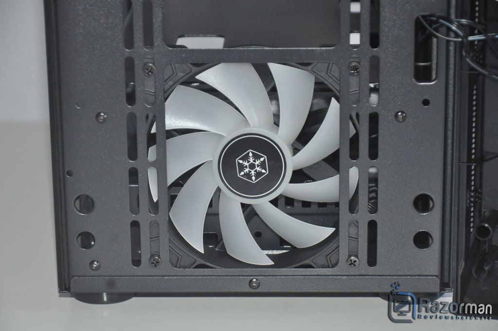 Review Silverstone FARA V1 M