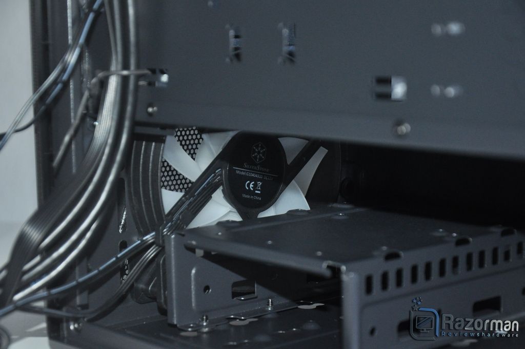 Review Silverstone FARA V1 M