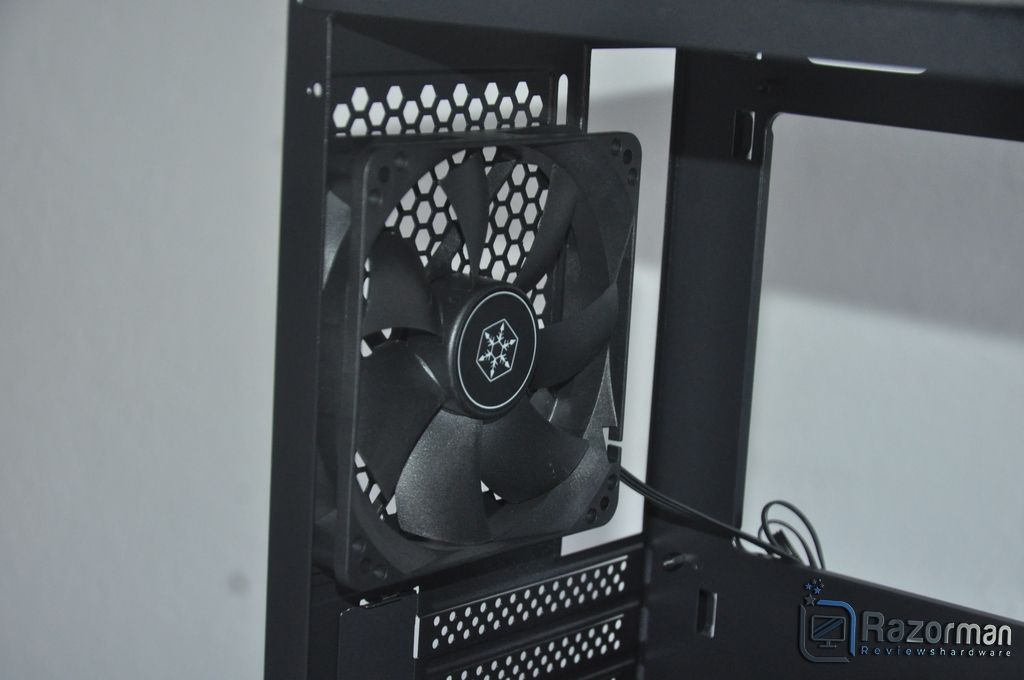 Review Silverstone FARA V1 M