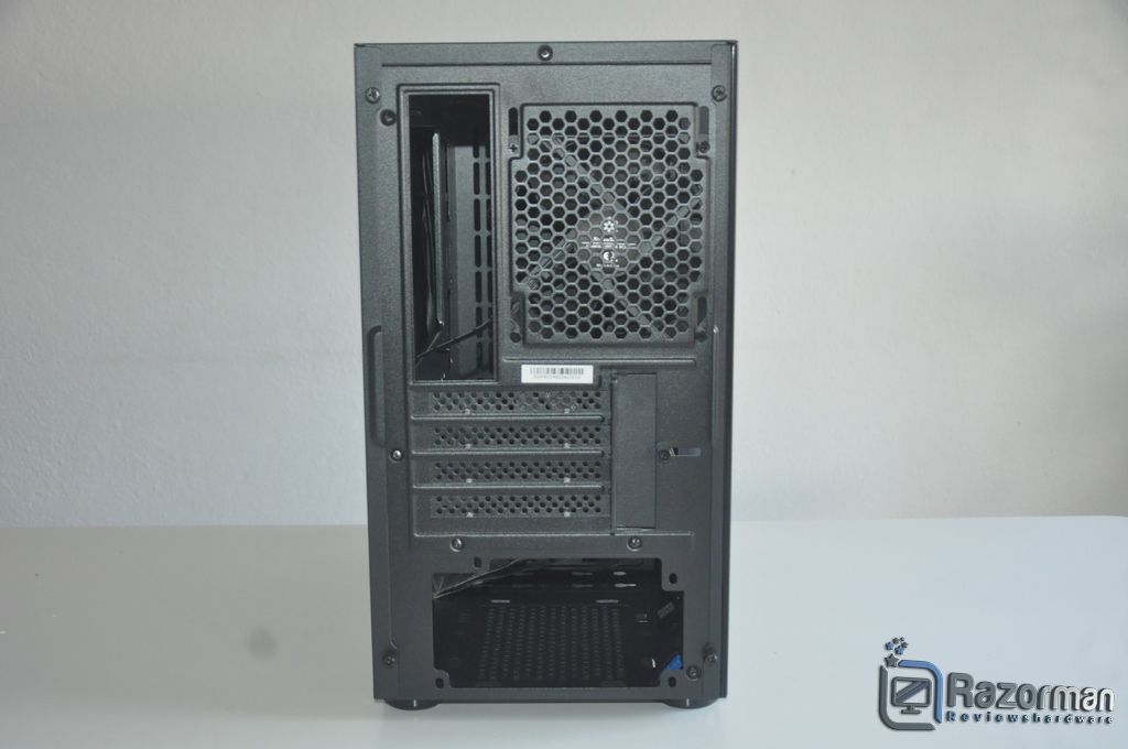 Review Silverstone FARA V1 M