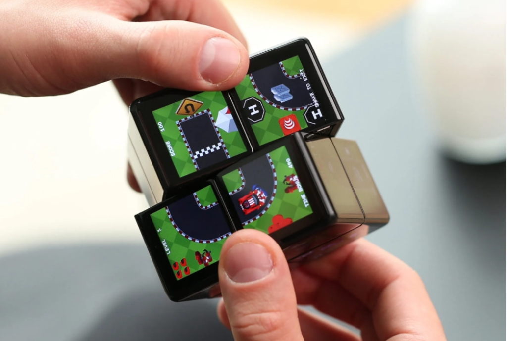 WOWCube: el cubo de Rubik reinventado con 24 pantallas y juegos integrados